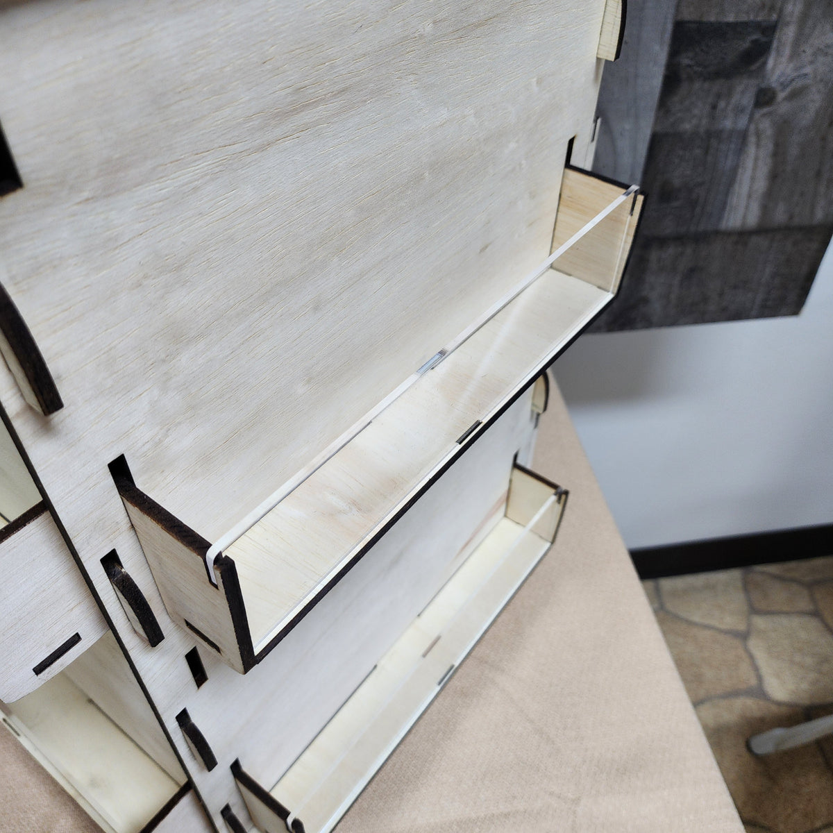 Rotating Card Display – The Innovative Tech